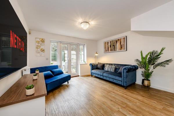 Modern 2 Bedroom House In Cheshunt - Enfield Town