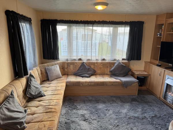 Space For 8, By The Beach With Pool And Entertainment - Faversham