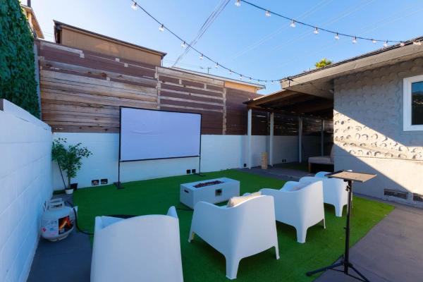 Movie Night 4br Home With Projector Games & Bbq - Coronado, CA