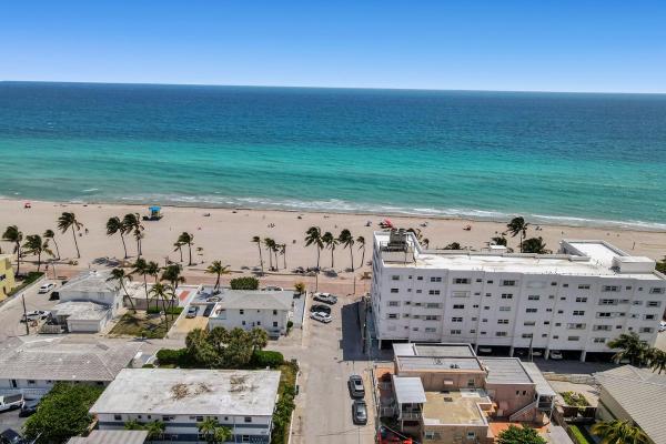Oceanfront Residence By Atlantikos - Hallandale Beach, FL