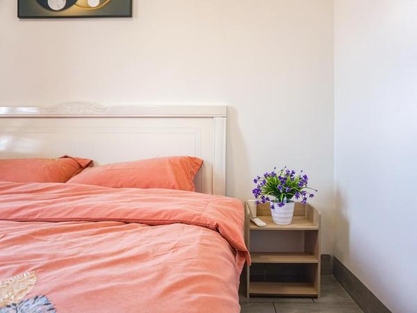 Locals-474 - Nanning