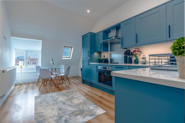 Elegant 2 Bedroom Clifton Village Apartment - Bristol