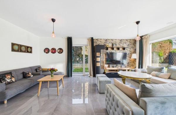 New House 4 Adultes - 2 Enfants - 180 M2 - Luxembourg
