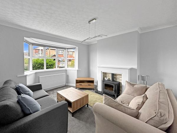 Modern Contractor House - Lockable Gated Parking - Rotherham