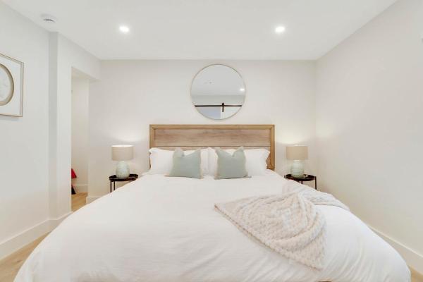 Cozy Cottage On Pine - 2 - Stuart, FL