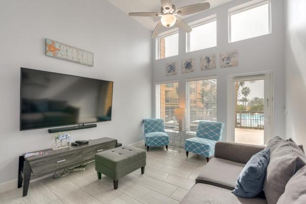 Pool View & Beachside Relaxation: Galveston Condo! - 加爾維斯頓島