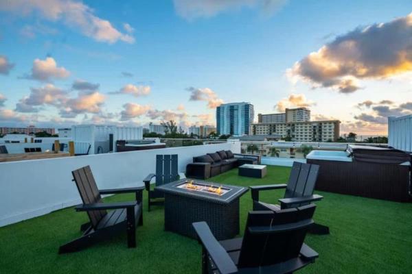 New Construction Villa 2 Min Walk To Beach Jacuzzi - Broward County, FL