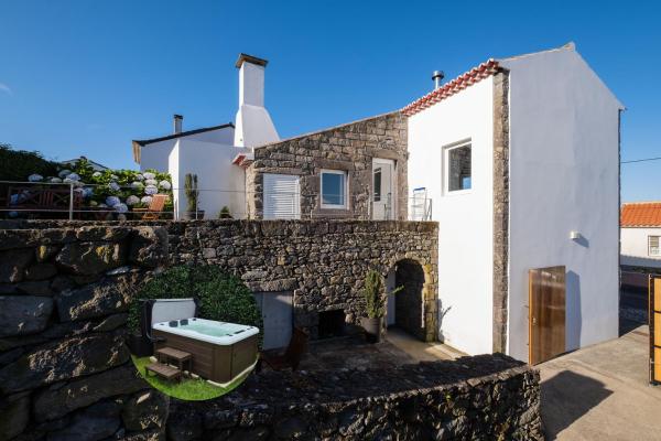 Casa Do Simão, Açores - Now With Hot Tub! - Portugal
