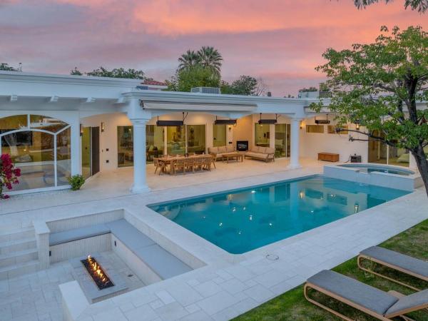 Luxury 6br Palm Springs Retreat With Private Pool & Spa - Palm Springs, CA