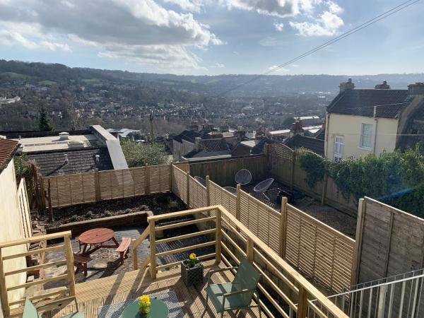 Georgian Flat - 2-beds With Balcony & Views - Bath