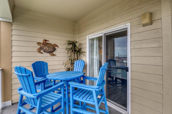 Second Floor Condo With Gulf View Shared Pool Central Ac & Bbq Area - Orange Beach, AL