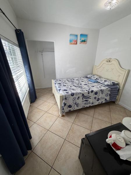 B5 Best Value On Private Bedroom With Private Bathroom In Little Havana, Miami - South Miami, FL