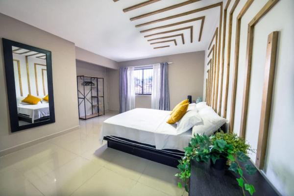 5 Bedroom, With Arcade Machine And Foosball, 1 Block From Lleras Park P3 - Medellín