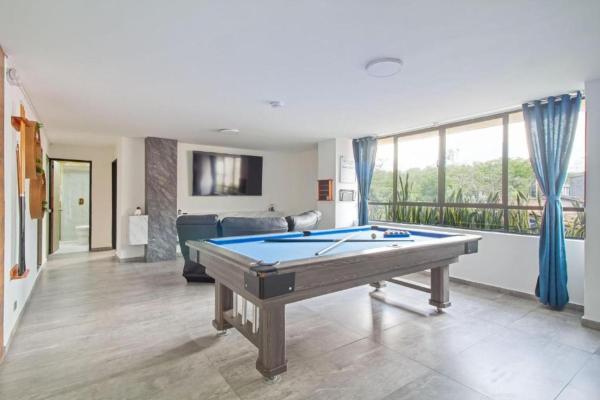 2 Bedroom With Pool Table, 1 Block From Lleras Park, P8 - Copacabana