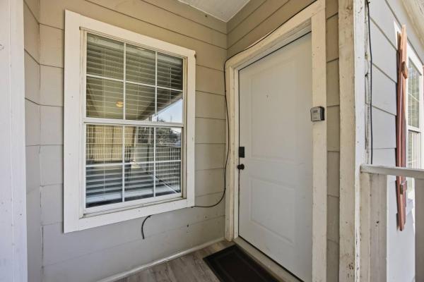 Super Value Suite #7 @ East End Revitalized - South Park - Houston