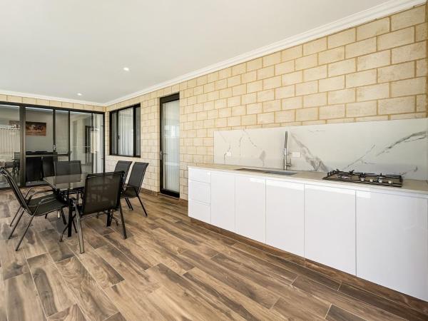 Spacious 4 Bed Home With Open Plan Living - Riverton