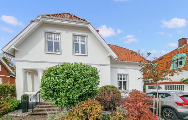 5 Bedroom Amazing Home In ÄNgelholm - Ängelholm