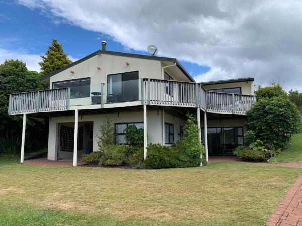 Peaceful Lakeview Haven In Omori - Lake Taupo