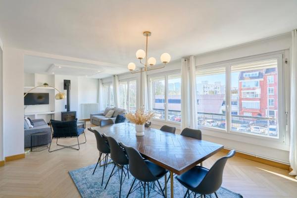 Large 130 M² 4-bedroom Apartment - Lille