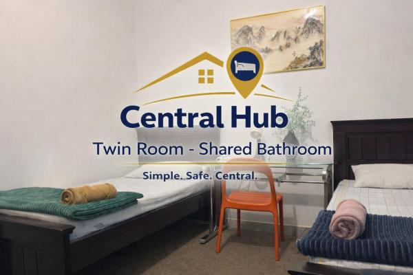 Twin Room - Shared Bathroom, No Parking - Abu Dhabi