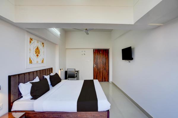 Collection O Prayag Railway Junction - Prayagraj