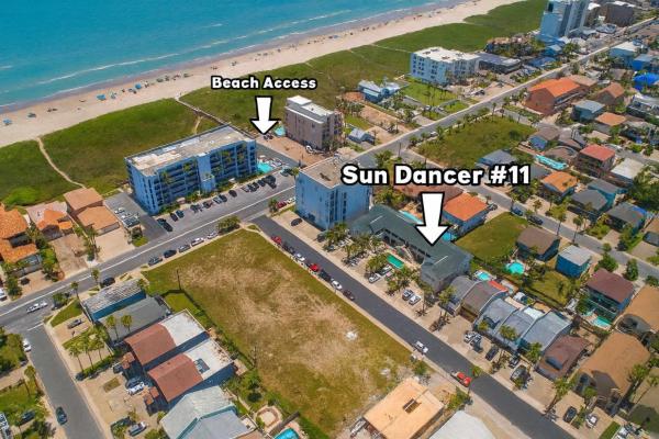 Modern Beach Home With Pool Steps Away - South Padre Island