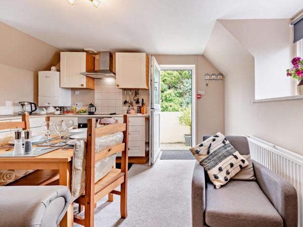 2 Bed In Cosheston Oc-fb059 - Freshwater East