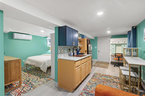 Cheerful Rainbow Suite Near Nyc - Jersey City, NJ