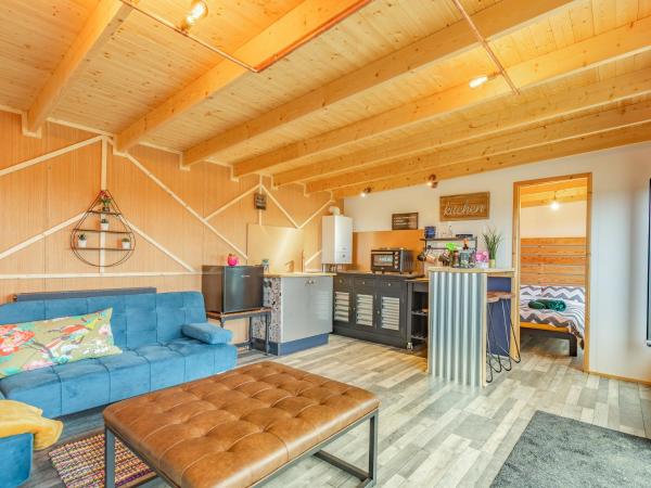Holly's Hidden Hideaway - Uk36783 - East Sussex