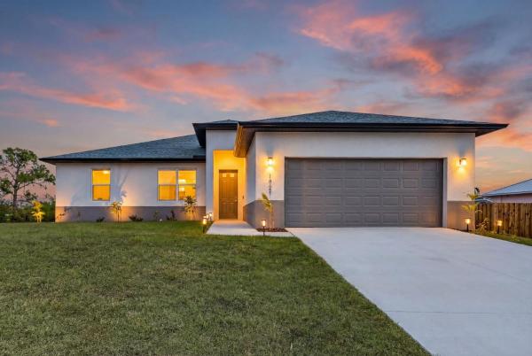 Waterfront Fun, Fishing & Hot Tub Retreat For Families And Friends - Blue Heron Cottage - Roelens - Cape Coral, FL