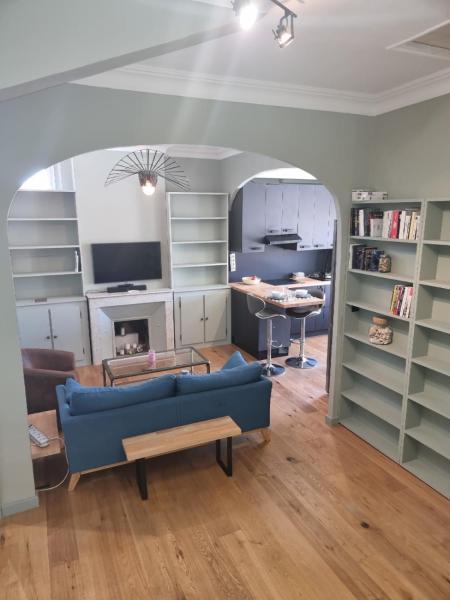 Charming 65m Near Center Of Toulon - Toulon