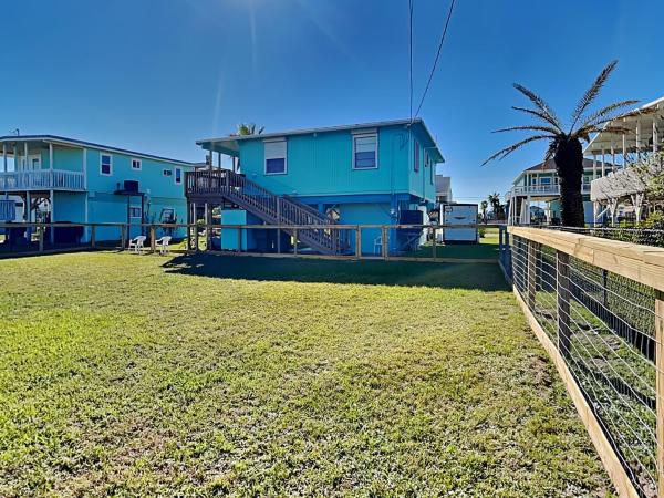 Coastal Den - Jamaica Beach, TX
