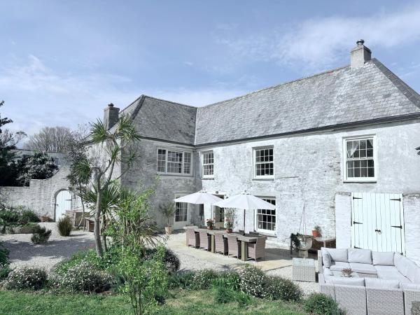 Jacobean Farmhouse, Sleep 10 Guests, Pet Friendly - Penryn