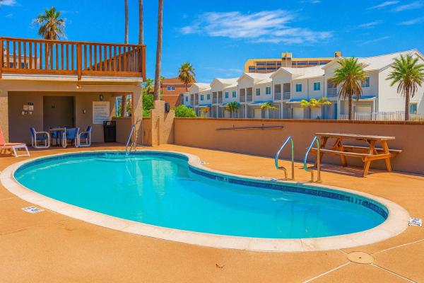 250 Paces To Beach Pool 1st Floor - South Padre Island