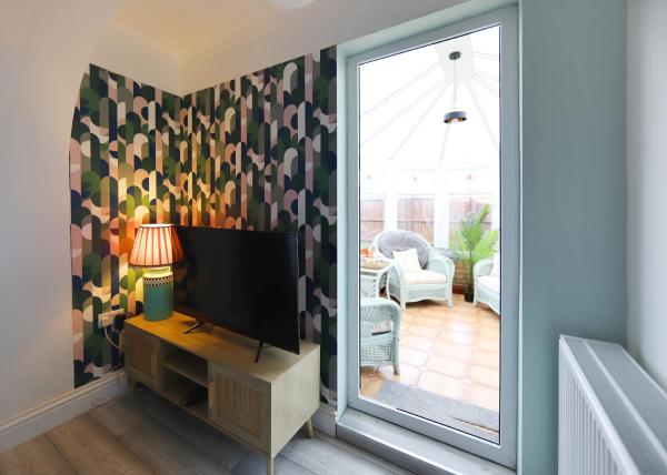 Bright & Airy 4x Bed House With Parking - Ely