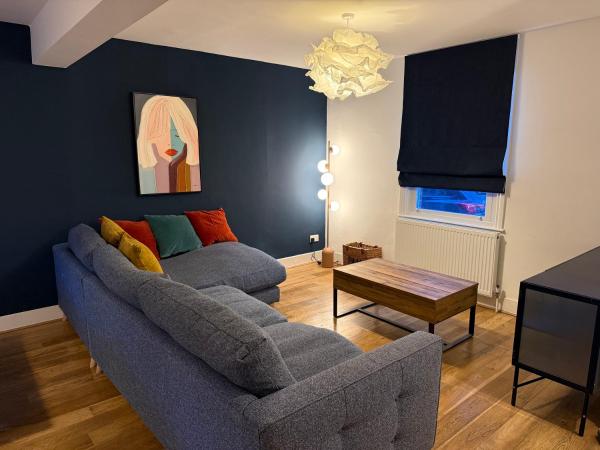5 Bed Cottage - Londen