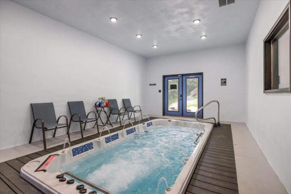 Villa De Luxe By Beyond Expectations W Pool - Pigeon Forge, TN