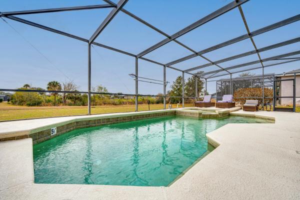 Deck And Community Perks Home Near Disney Parks! - Davenport