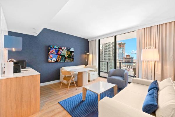 Gale Hotel Modern Condo Near The Bay - Miami Beach, FL