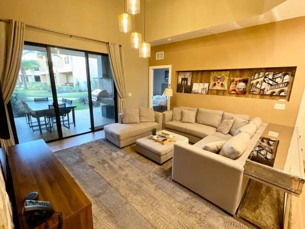 Next To Disney! 4br/4.5 Bath Luxury Townhouse - Epcot, Lake Buena Vista