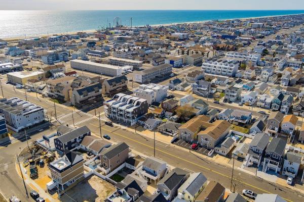 2 Beach Houses With 4 Car Parking 8 Beach Passes 4 Bedrooms - Seaside Heights, NJ