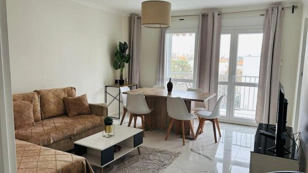 Logement Entier 90m2 , Bel Appartement T4 Spacieux Et Lumineux Avec 2 Parkings Privée Gratuits - Lione