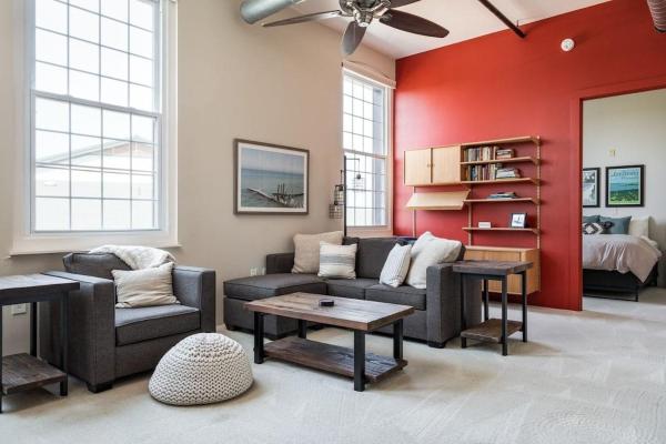 Top Of The Peak: Downtown Gem! Steps To Beach - Traverse City, MI