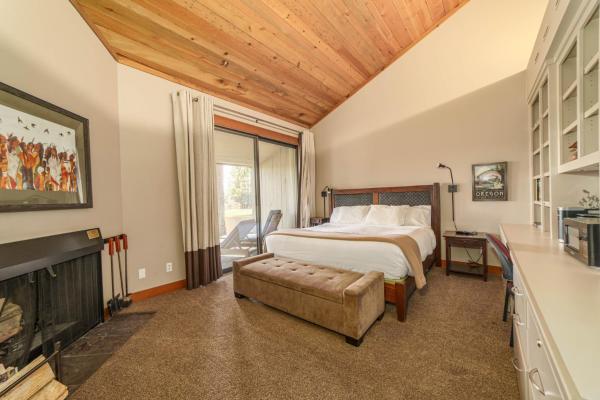 Lodge Room 023 - Black Butte Ranch, OR