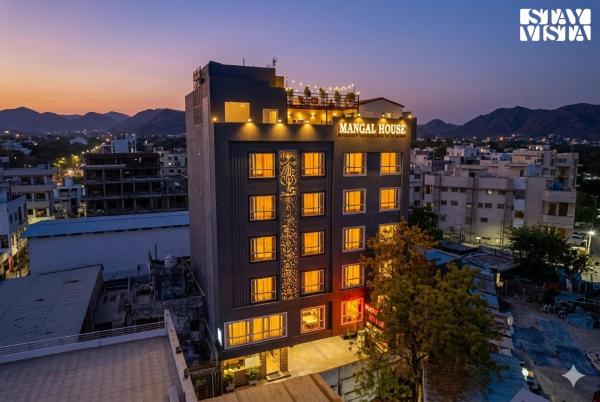 The Sunset Residency By Sova, Stayvista - Alfresco Dining & Shared Pool - Udaipur