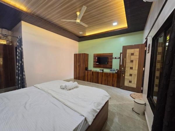 Private Beach - Exotic Sea View Resort - Ganpatipule
