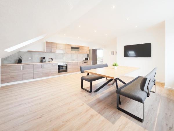 Tolstov Apartments - 5 Room Apartment - Balcony - Kitchen - Washing Machine - Next To Cologne - Bergheim, Germany