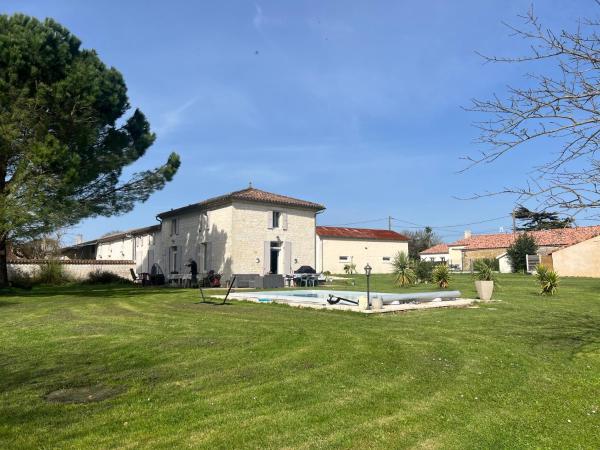 Domaine Des Pierres Blanches - Epargnes - Talmont-sur-Gironde