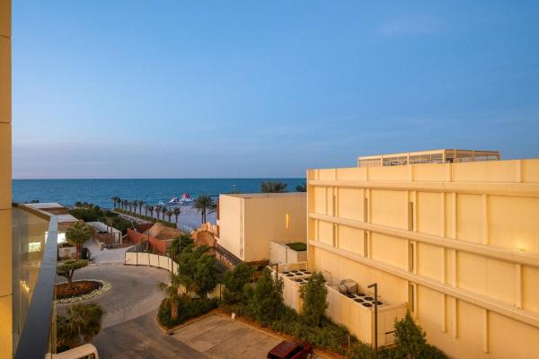 First Class Studio Stunning Beachfront Bliss - Ras al Khaimah