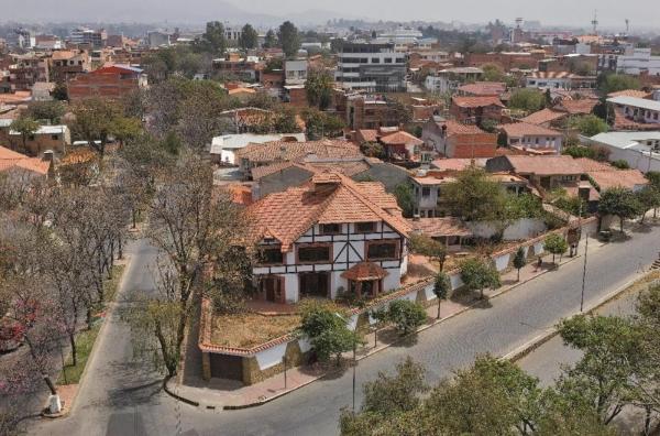 The Little House On The Corner - Bolivia